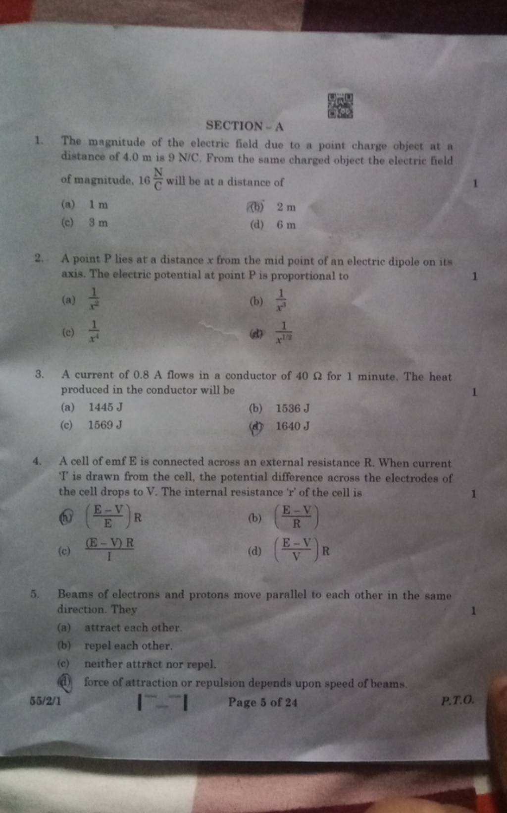 A point P lies at a distance x from the mid point of an electric dipole o..